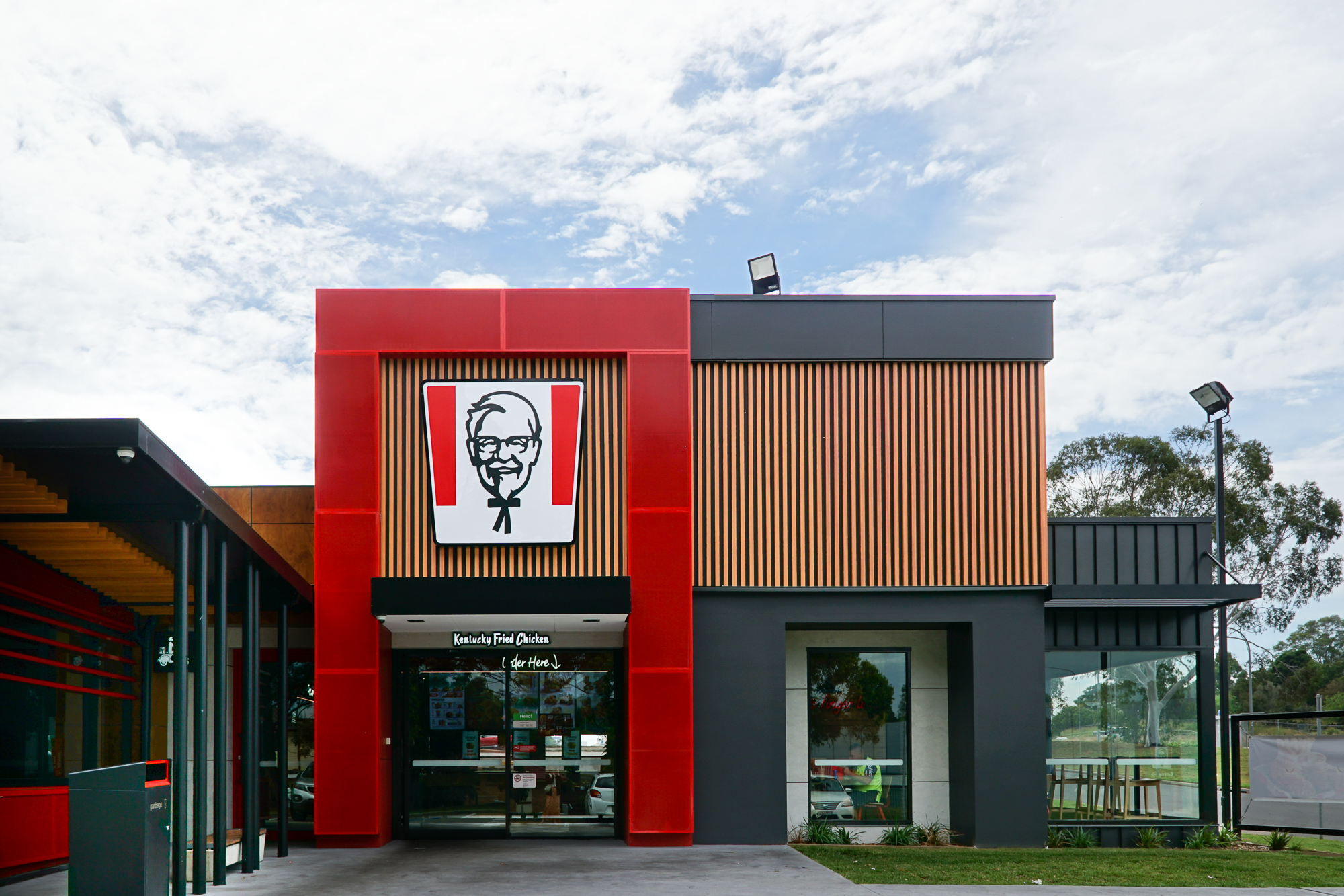 KFC - DSC03534 - Arrow Metal